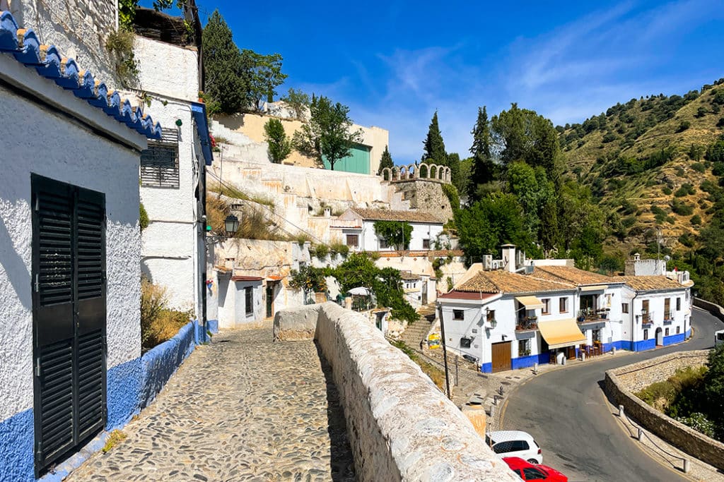 Sacromonte Caves: The Best-Kept Secret in Granada