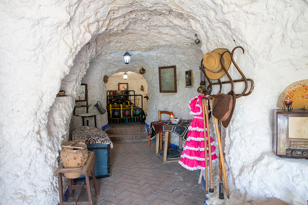 Sacromonte Caves: The Best-Kept Secret in Granada